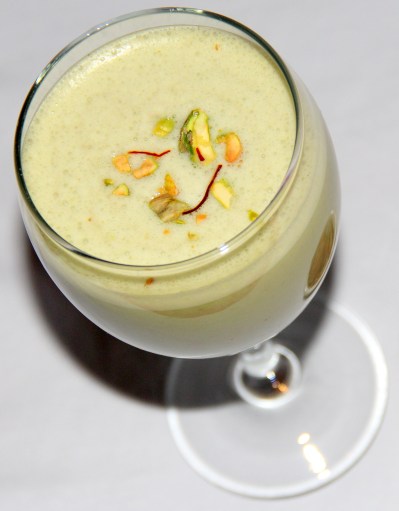 Pistachio milkshake – DF and Vegan | Chitra's Healthy Kitchen